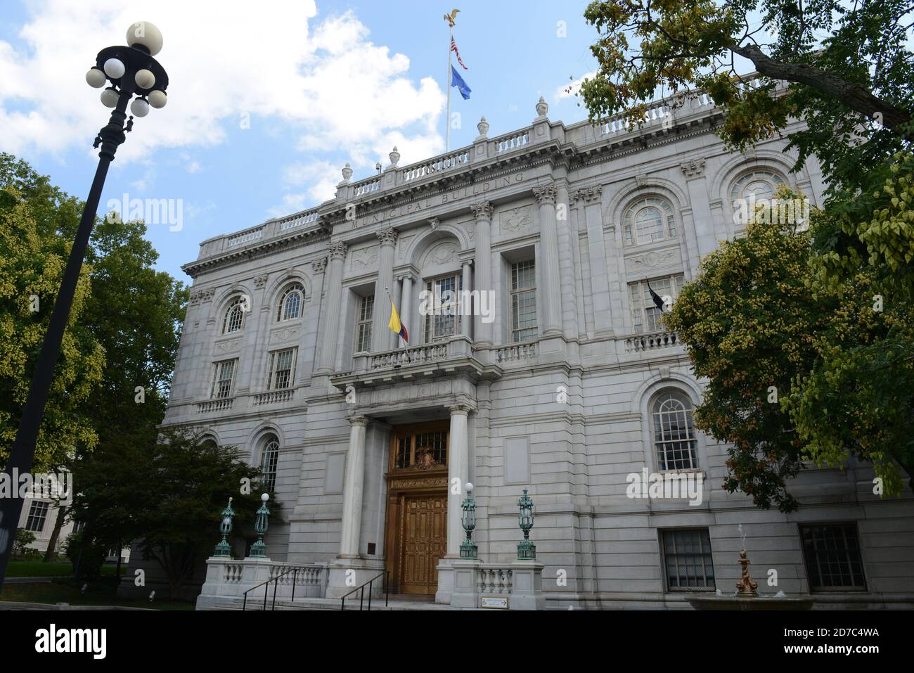 Hartford City Hall on 550 Main Street was built in 1915 with Beaux-Arts ...