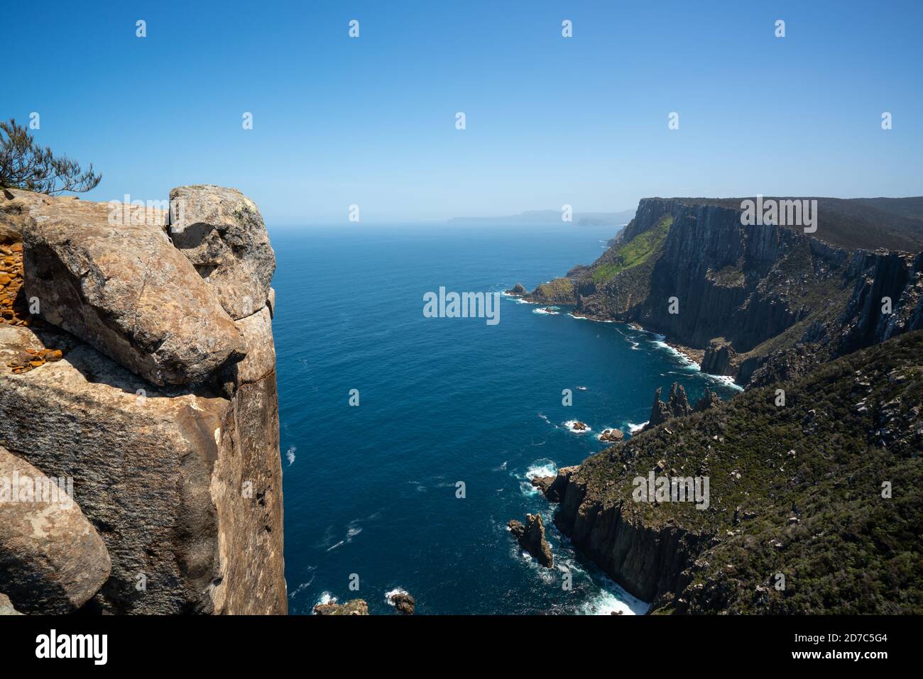 Beautiful coast landscape of Tasman National Park in Tasman peninsula ...