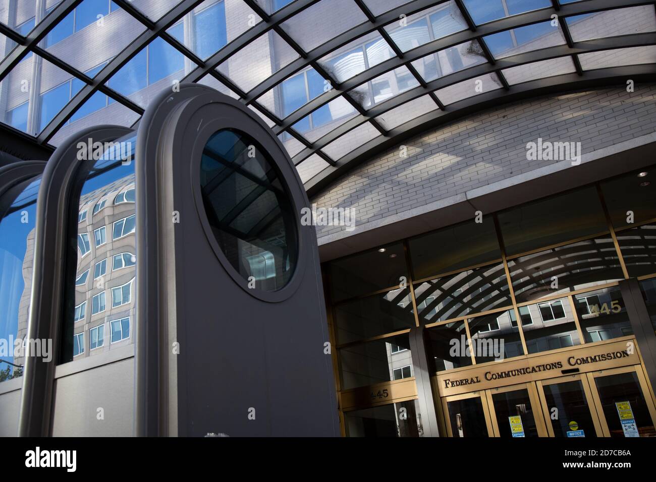 Fcc headquarters hi-res stock photography and images - Alamy