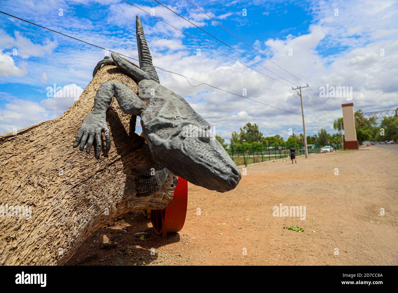 Esculturas gigantes hi-res stock photography and images - Alamy