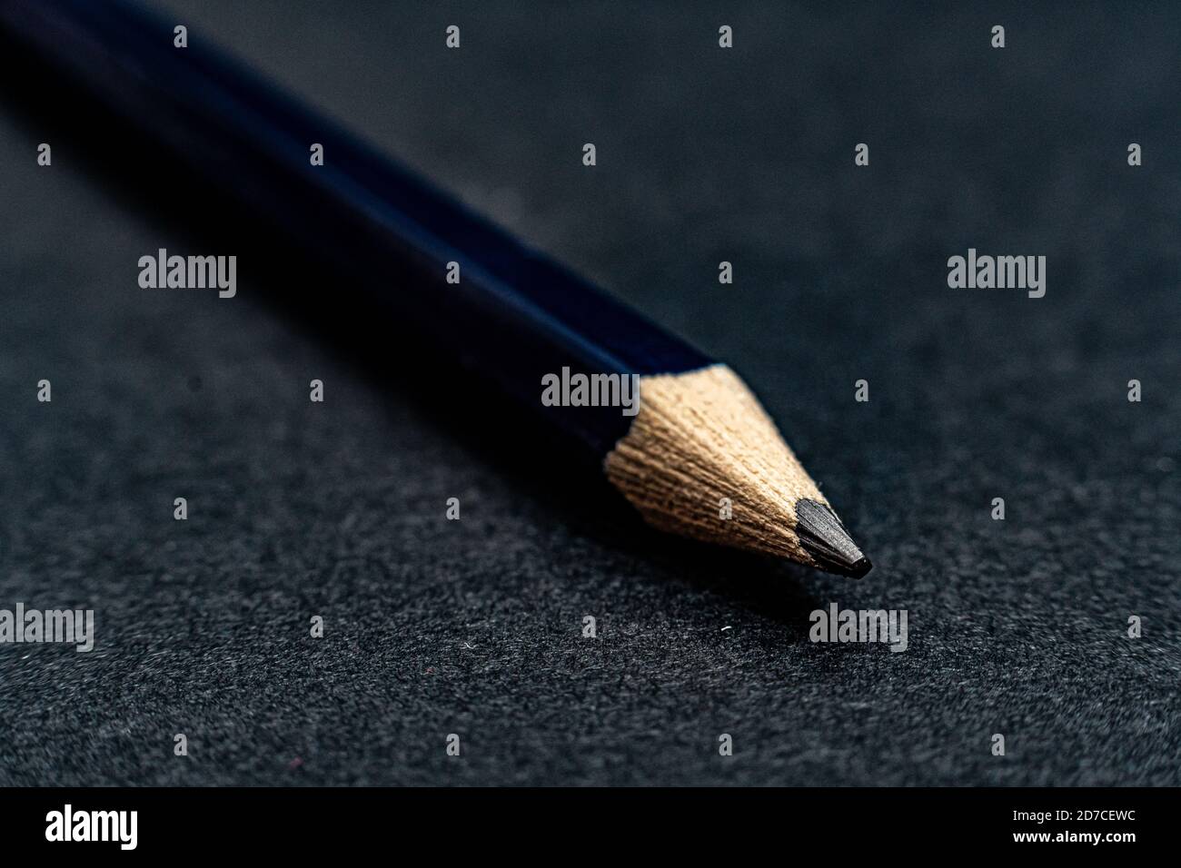 Graphite pencil core hi-res stock photography and images - Alamy