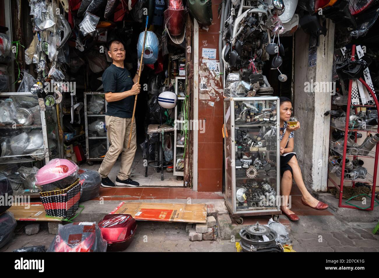 Vietnam small business woman hi-res stock photography and images - Alamy
