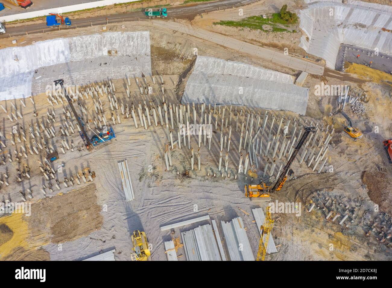 Oil rig platform piling hi-res stock photography and images - Alamy