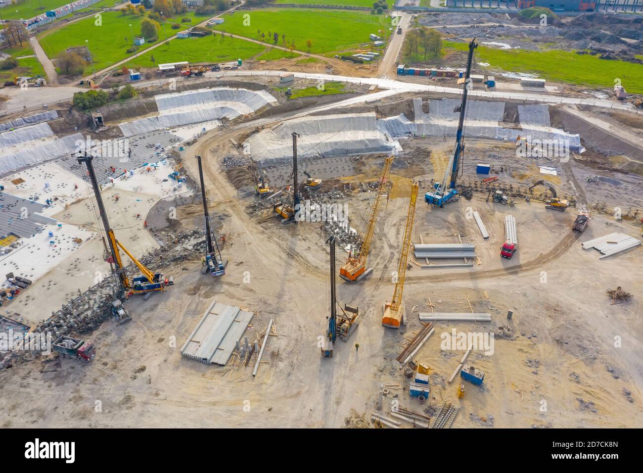 Equipment for installing piles in ground, heavy machines for driving ...