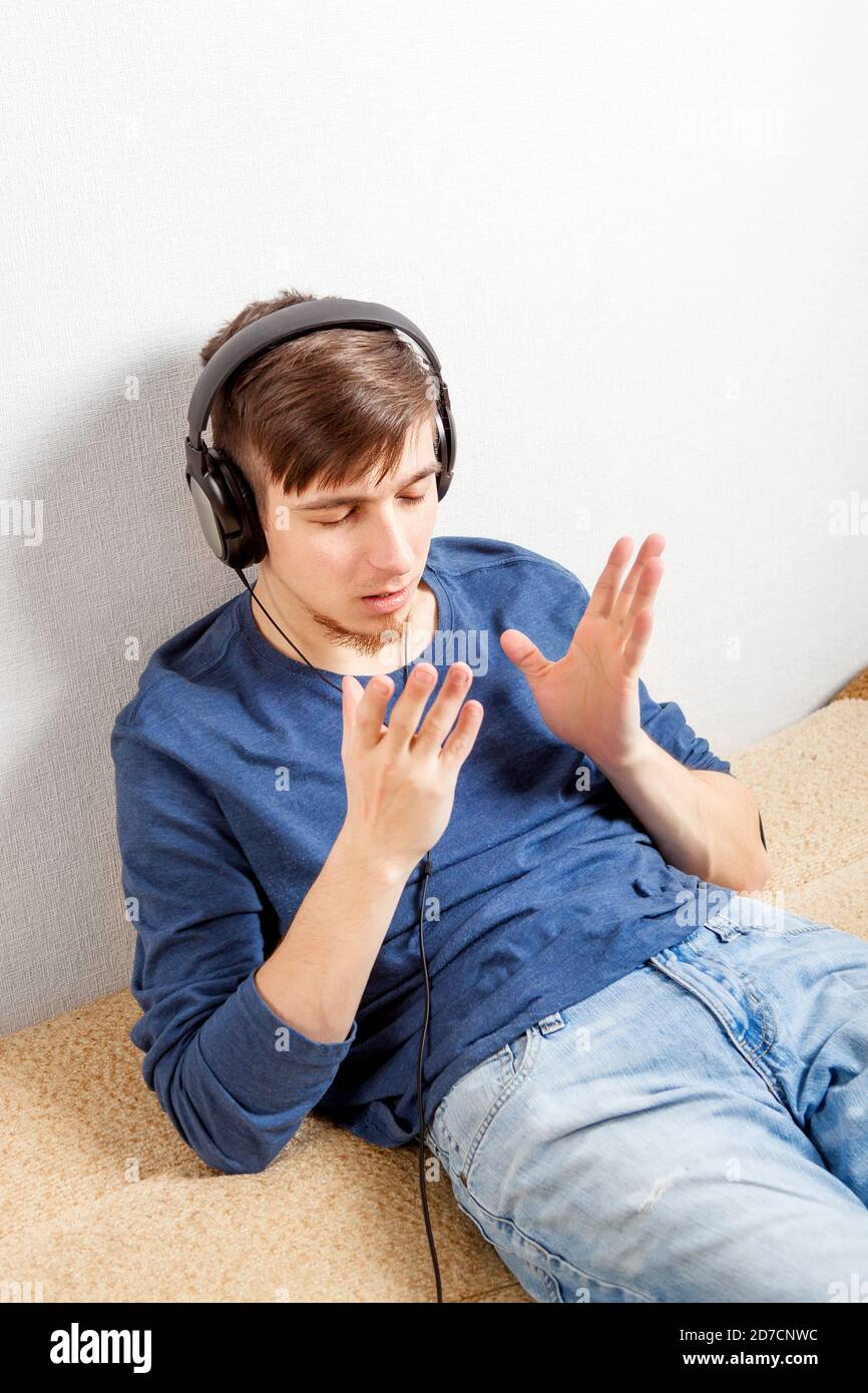 Sound sing hi-res stock photography and images - Alamy