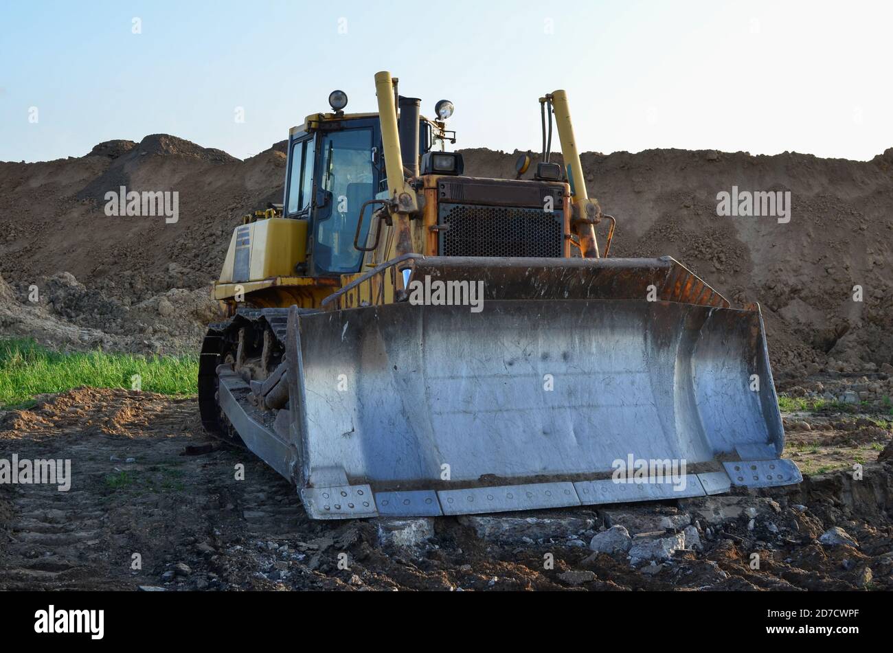 Demolition done by machines hi-res stock photography and images - Alamy