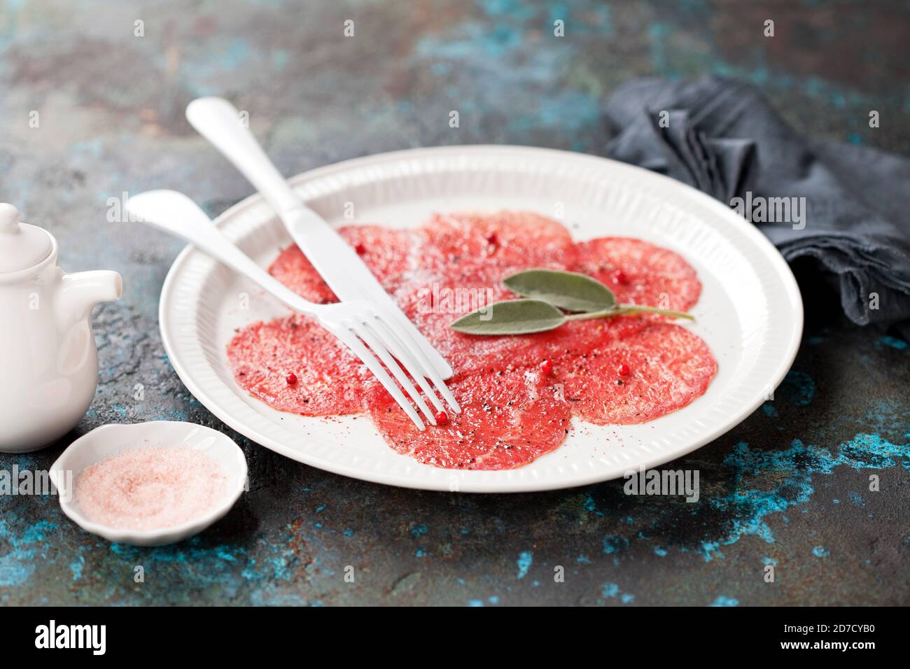 Carpaccio raw hi-res stock photography and images - Alamy