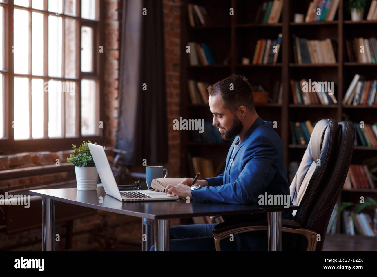 Editor of the magazine hi-res stock photography and images - Alamy