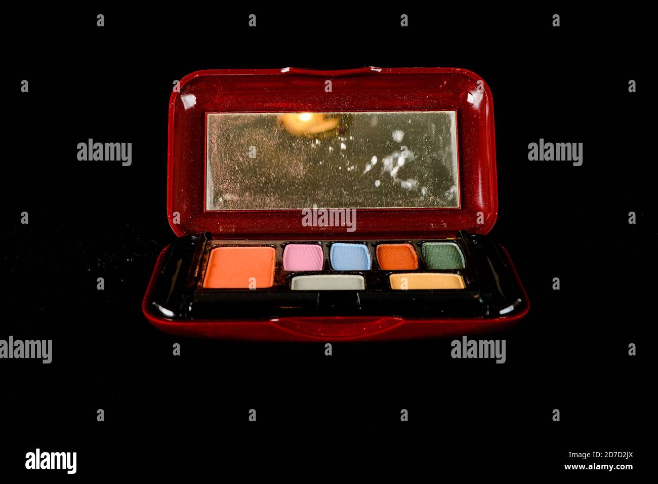 Close-up of eyeshadow box Stock Photo - Alamy