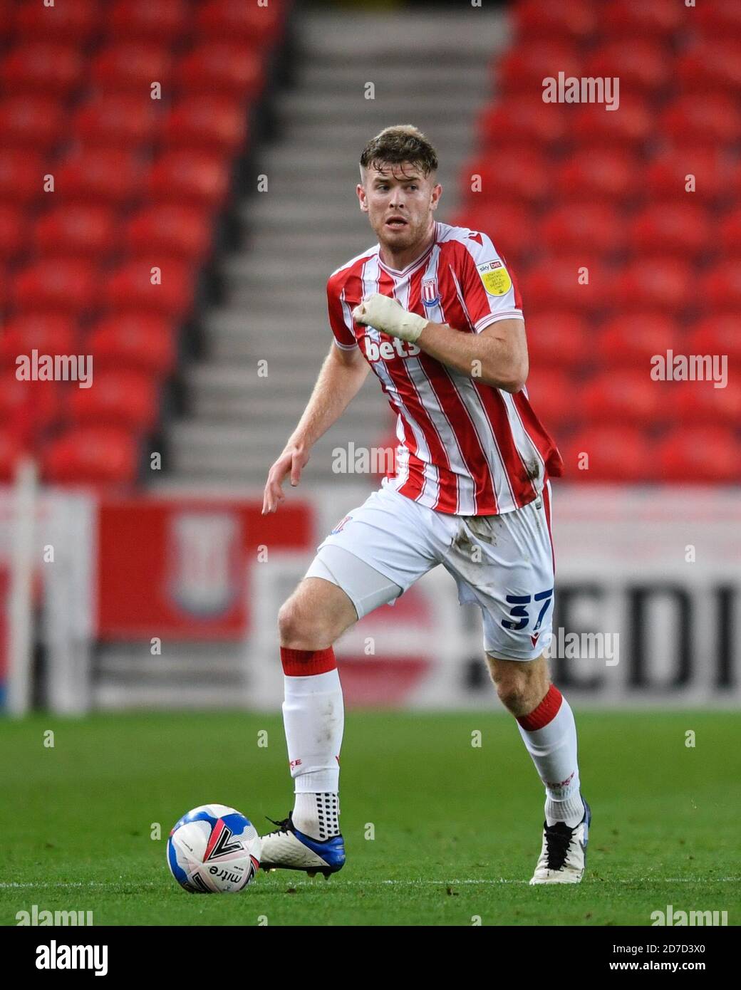 Nathan Collins (37) of Stoke City looks for a pass Stock Photo - Alamy