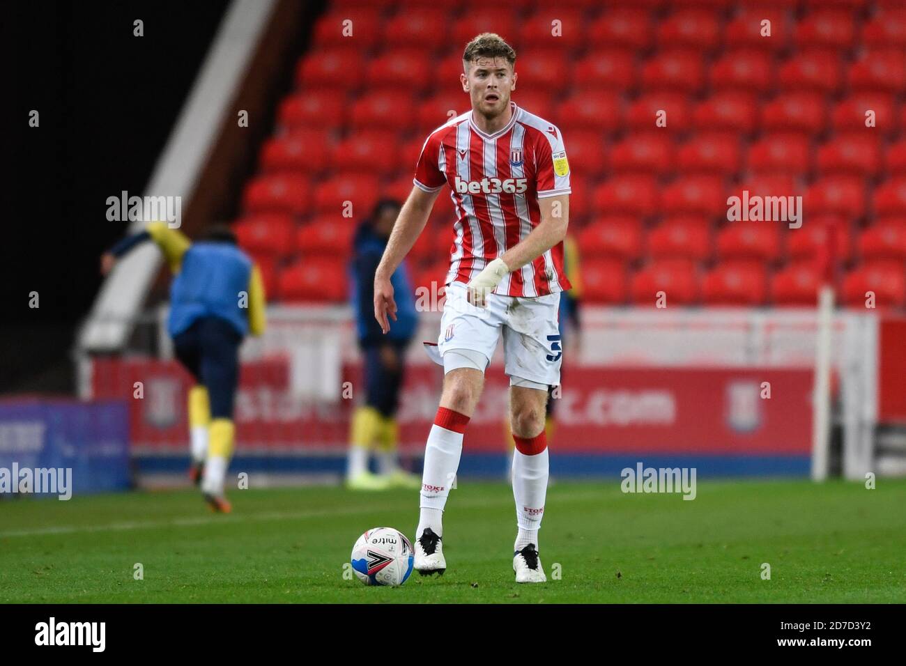 Nathan Collins (37) of Stoke City looks for a pass Stock Photo - Alamy