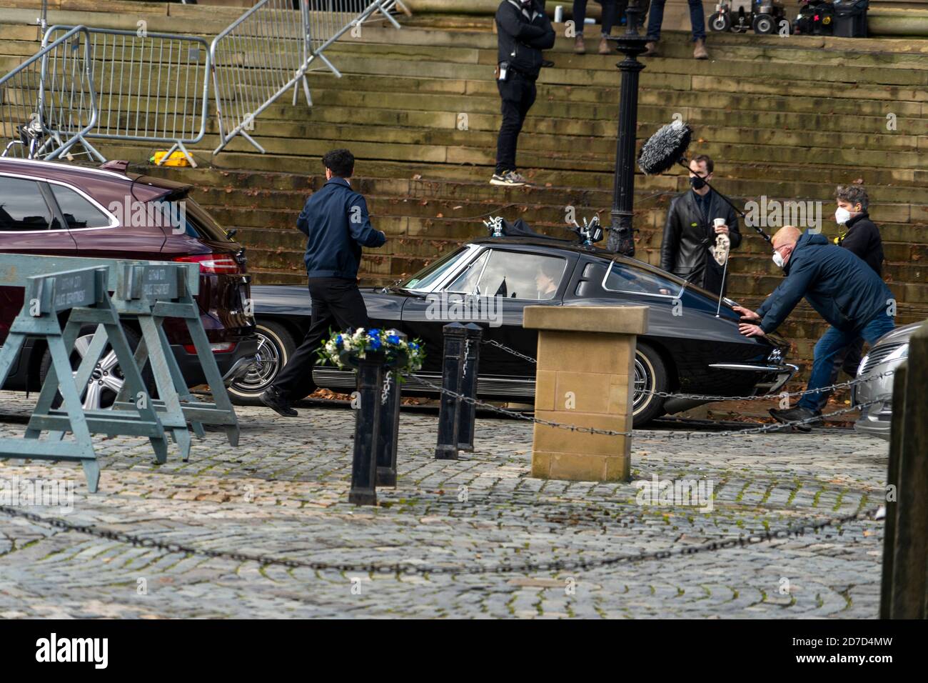 Robert Pattinson as Bruce Wayne in 63 Stingray filming "The Batman ...