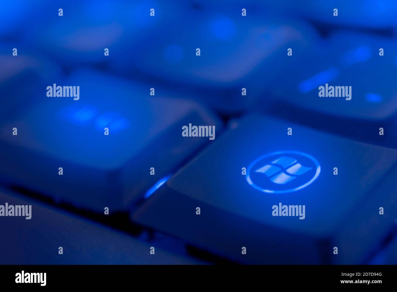 Windows key hi-res stock photography and images - Alamy