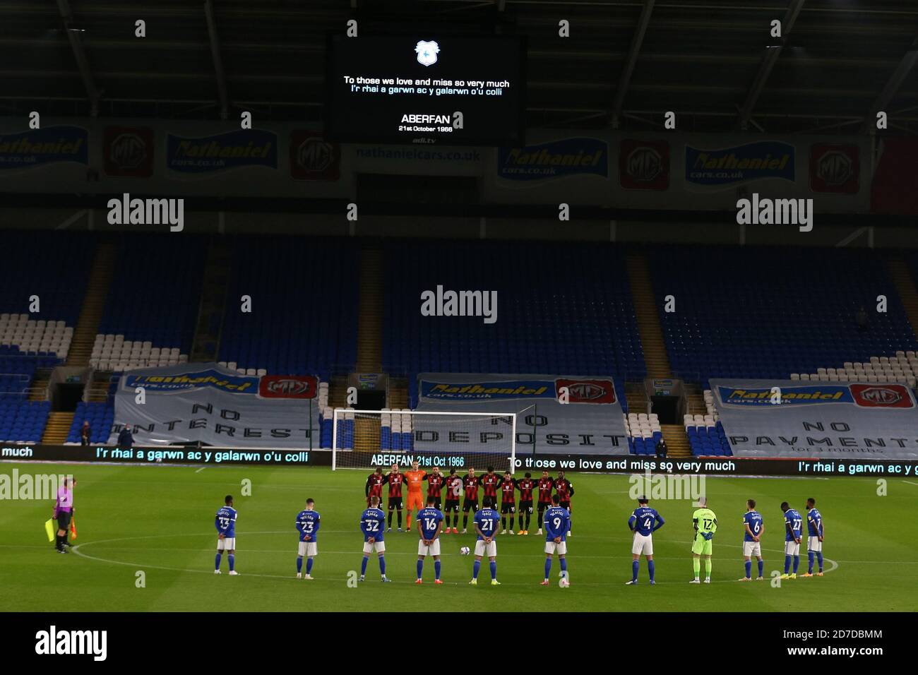 Afc bournemouth players observe hi-res stock photography and images - Alamy