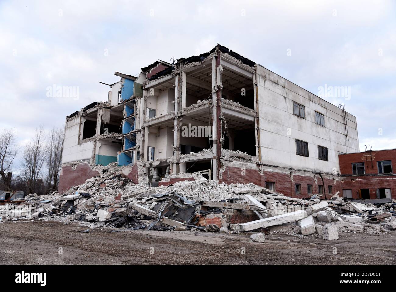 View of the demolition of a multi-storey building. Dismantling and ...