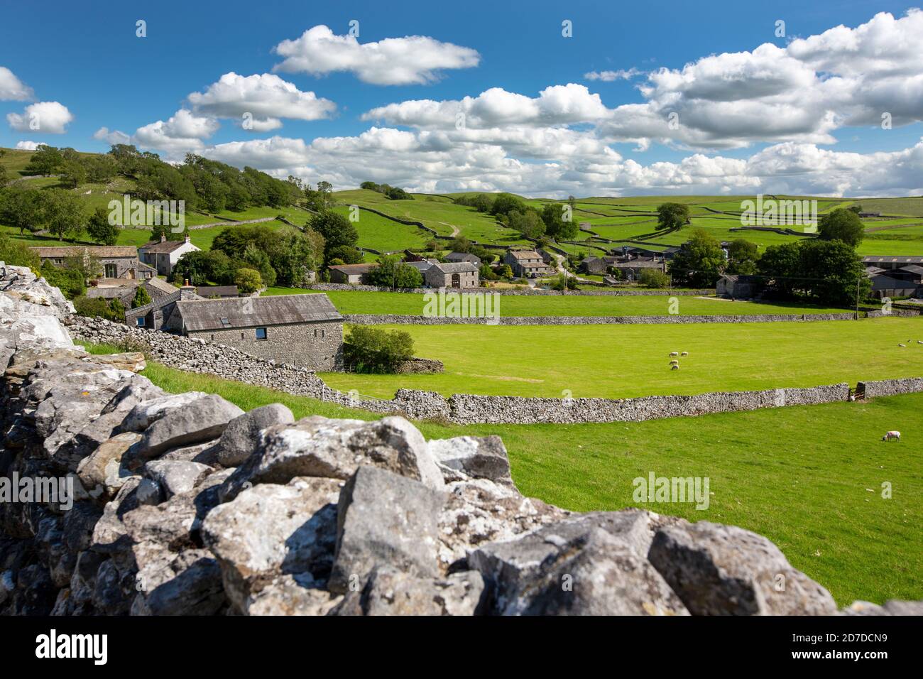 Drystone walls around Feizor in the Yorkshire Dales, UK Stock Photo - Alamy