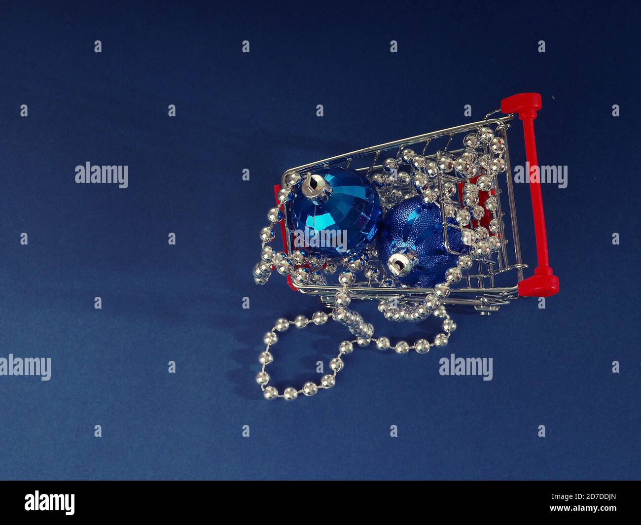 Deep blue gold christmas hi-res stock photography and images - Alamy