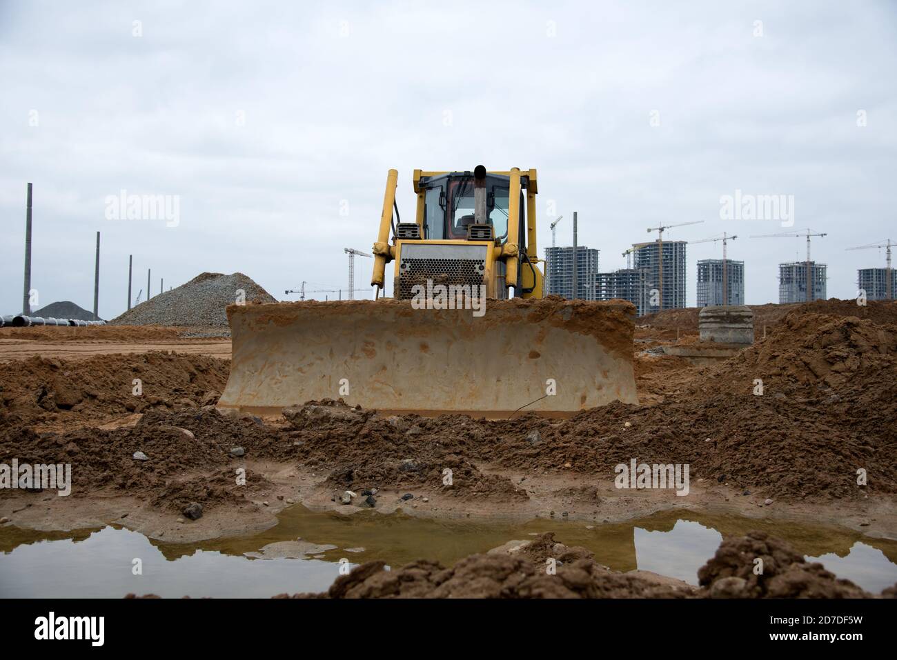 Track-type dozer for pool excavation and utility trenching. Bulldozer ...