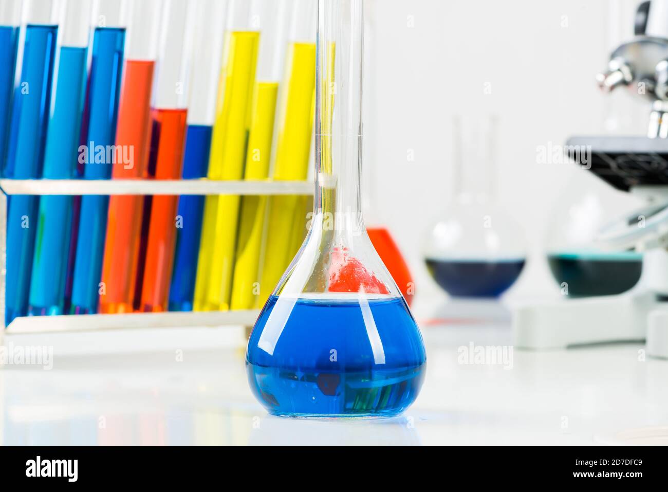 Catalyst experiment hi-res stock photography and images - Alamy