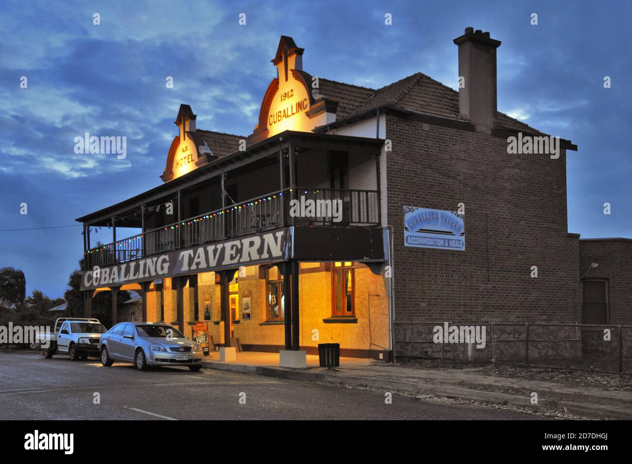 Cuballing pub is a typical early 1900's Western Australian wheatbelt ...