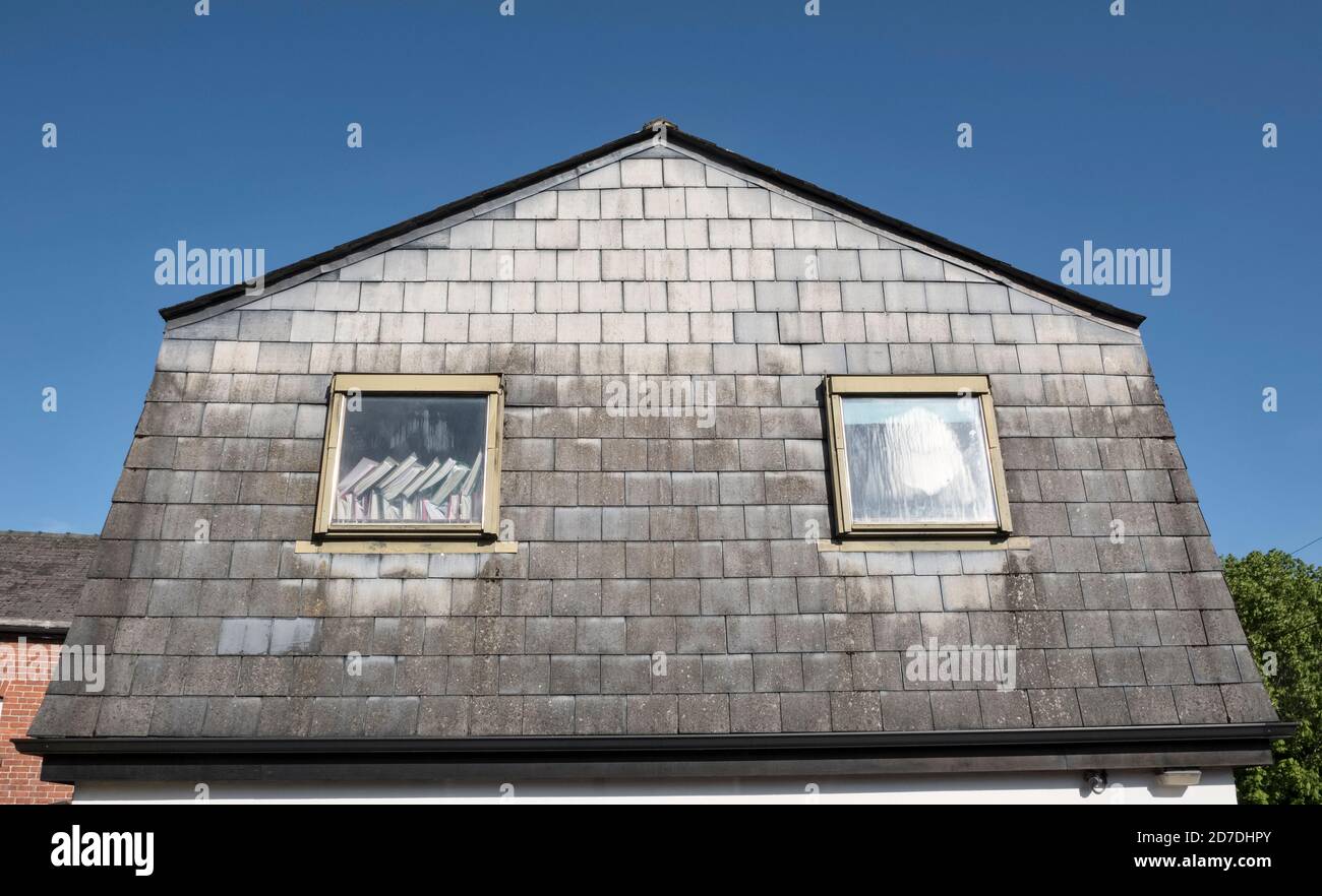 Slate hung hi-res stock photography and images - Alamy