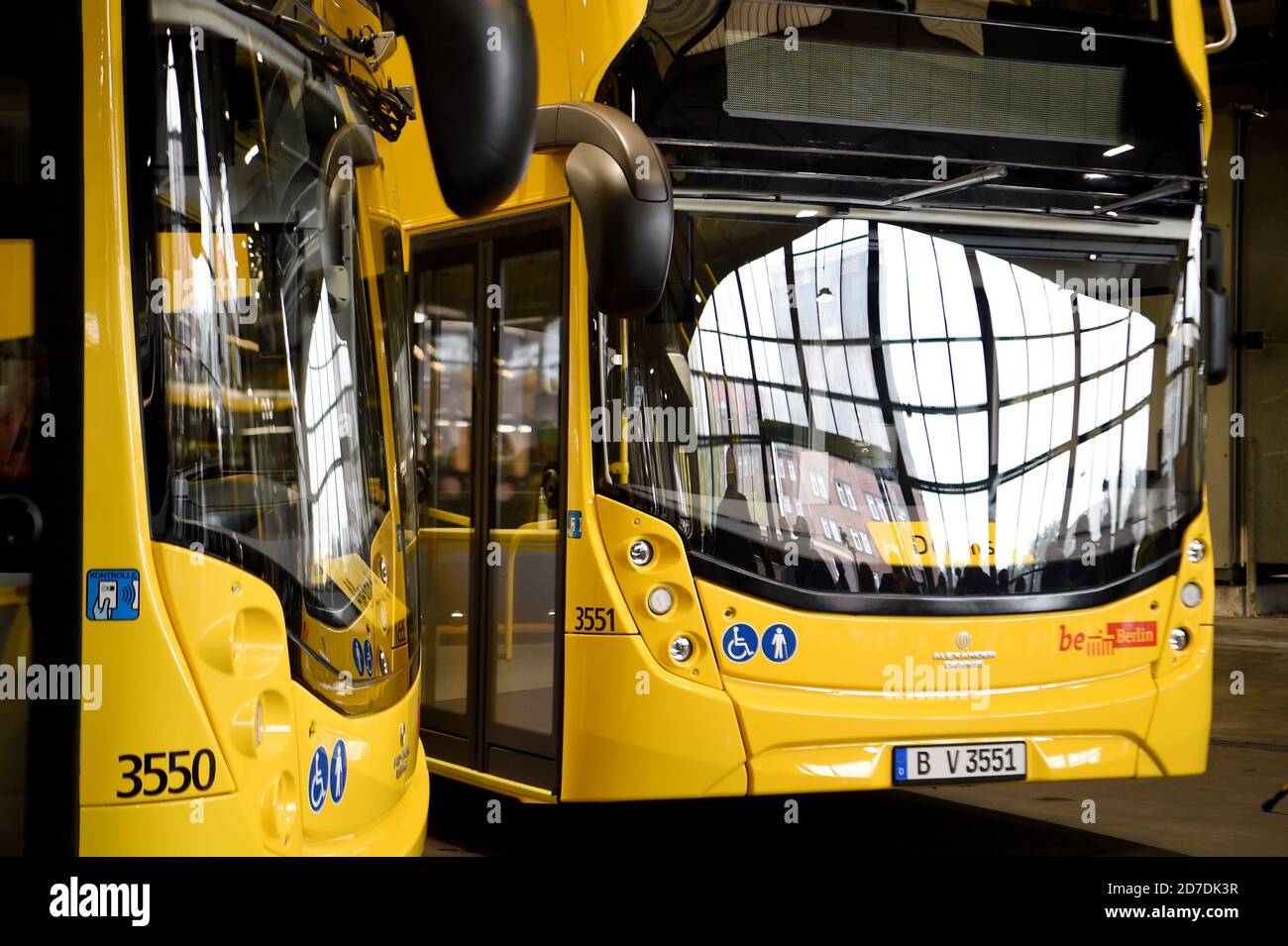 21 October 2020, Berlin: A front view of the new BVG biplanes "Dennis ...