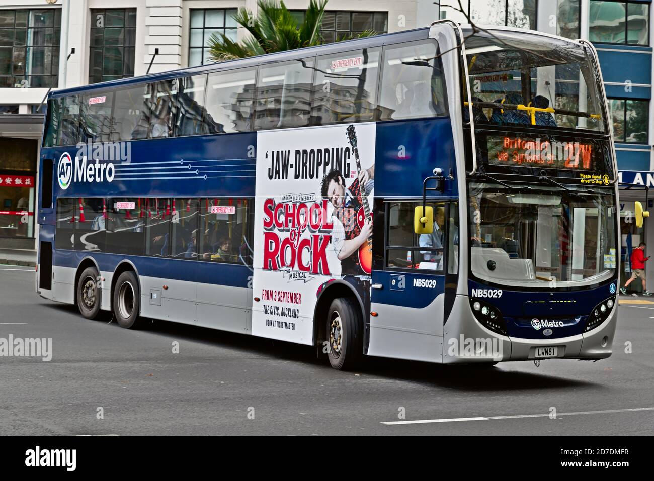 New zealand school bus hi-res stock photography and images - Alamy