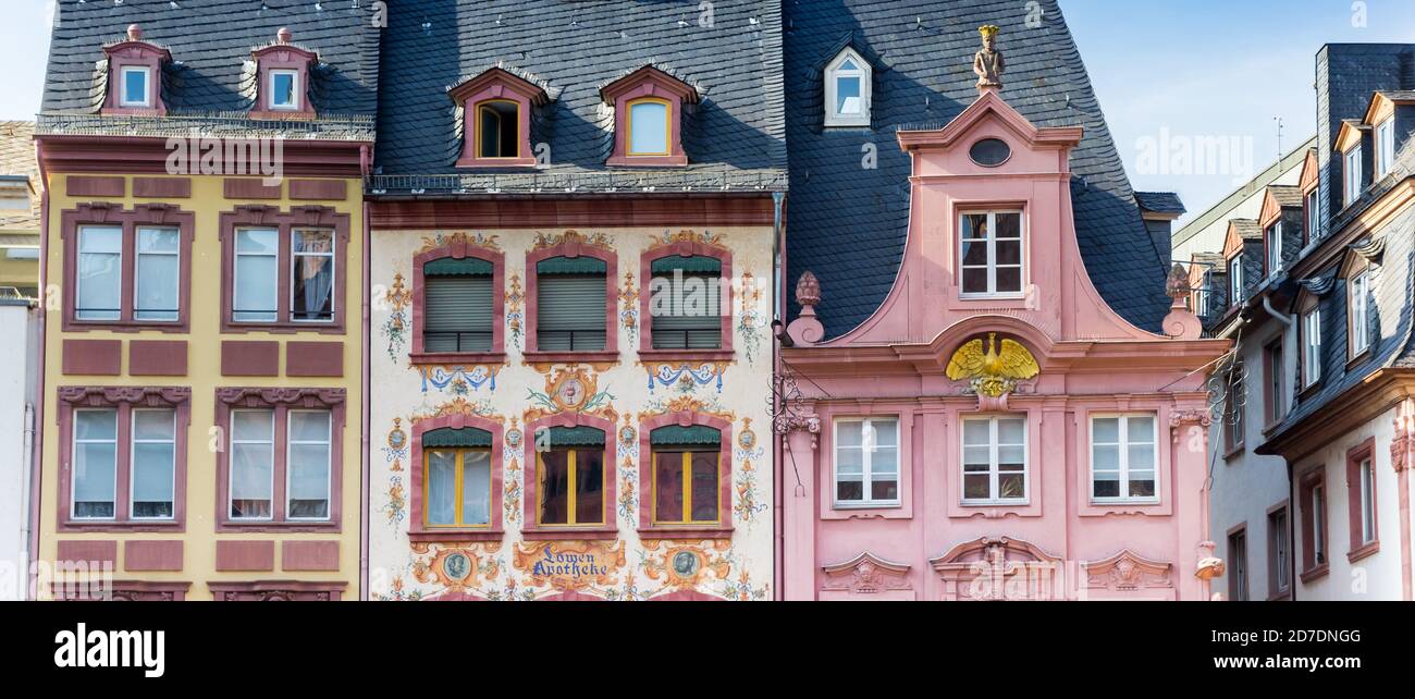 Panorama of colorful historic buildings on the market square of Mainz ...