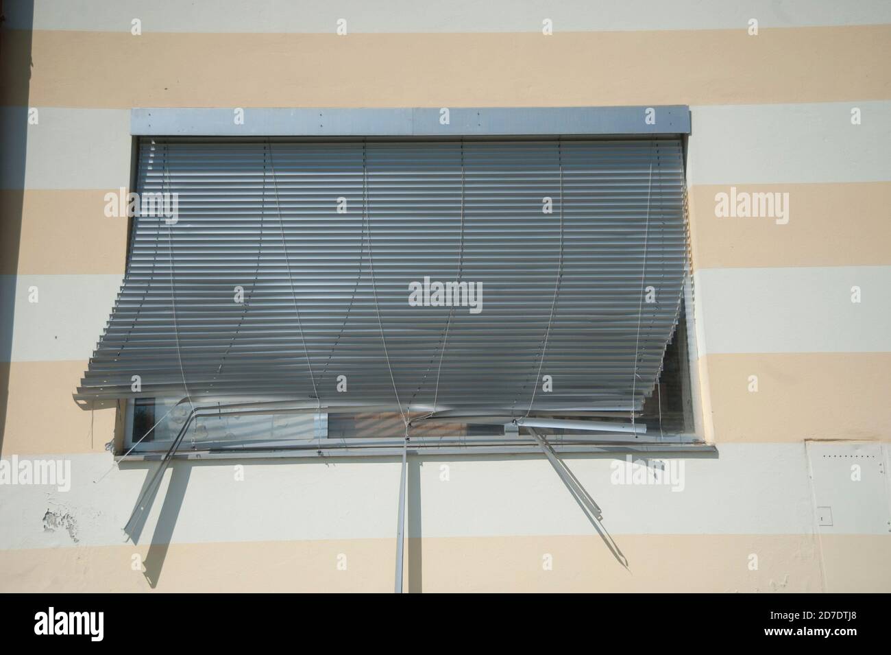 awning or marquee as sun protection on a summer day Stock Photo - Alamy