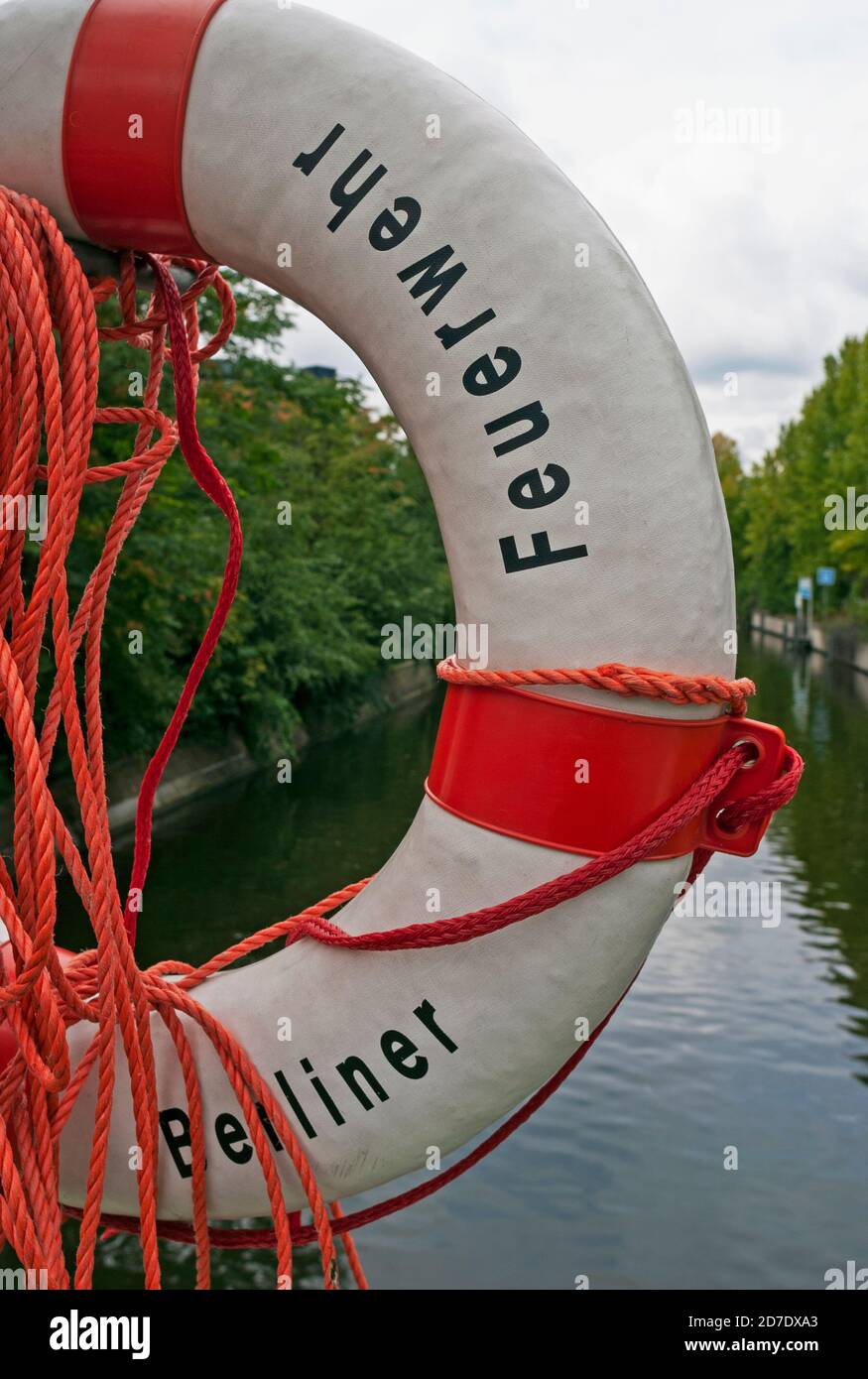 Lifebelt lifebuoy lifering lifesaver hi-res stock photography and ...