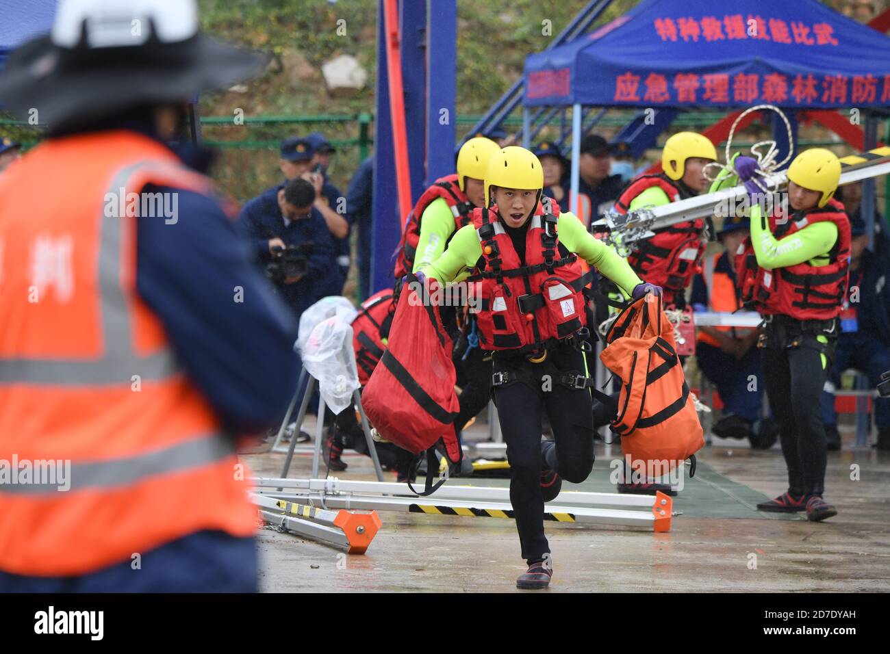 Fire brigade competition hi-res stock photography and images - Alamy