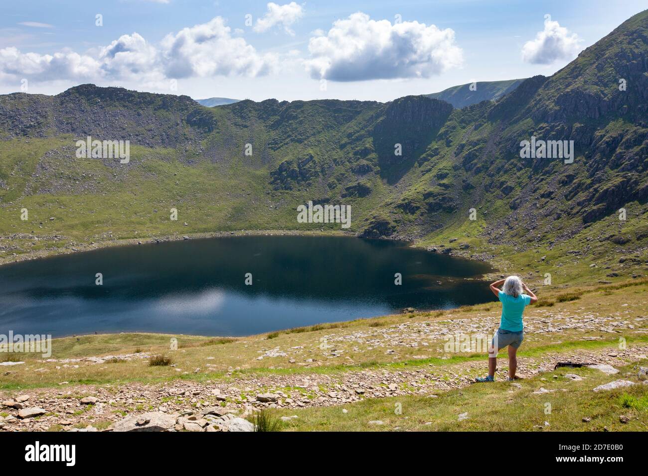 Looking towards a busy Striding Edge on Helvellyn over Red Tarn, Lake ...