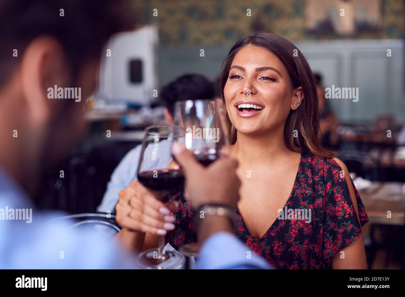 Male couple date day eating hi-res stock photography and images - Alamy