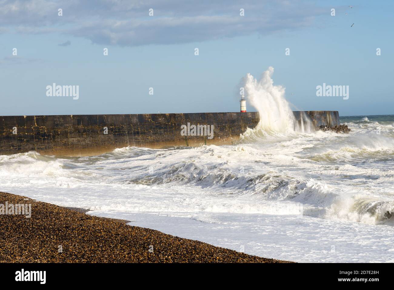 Waves hitting breakwater hi-res stock photography and images - Alamy