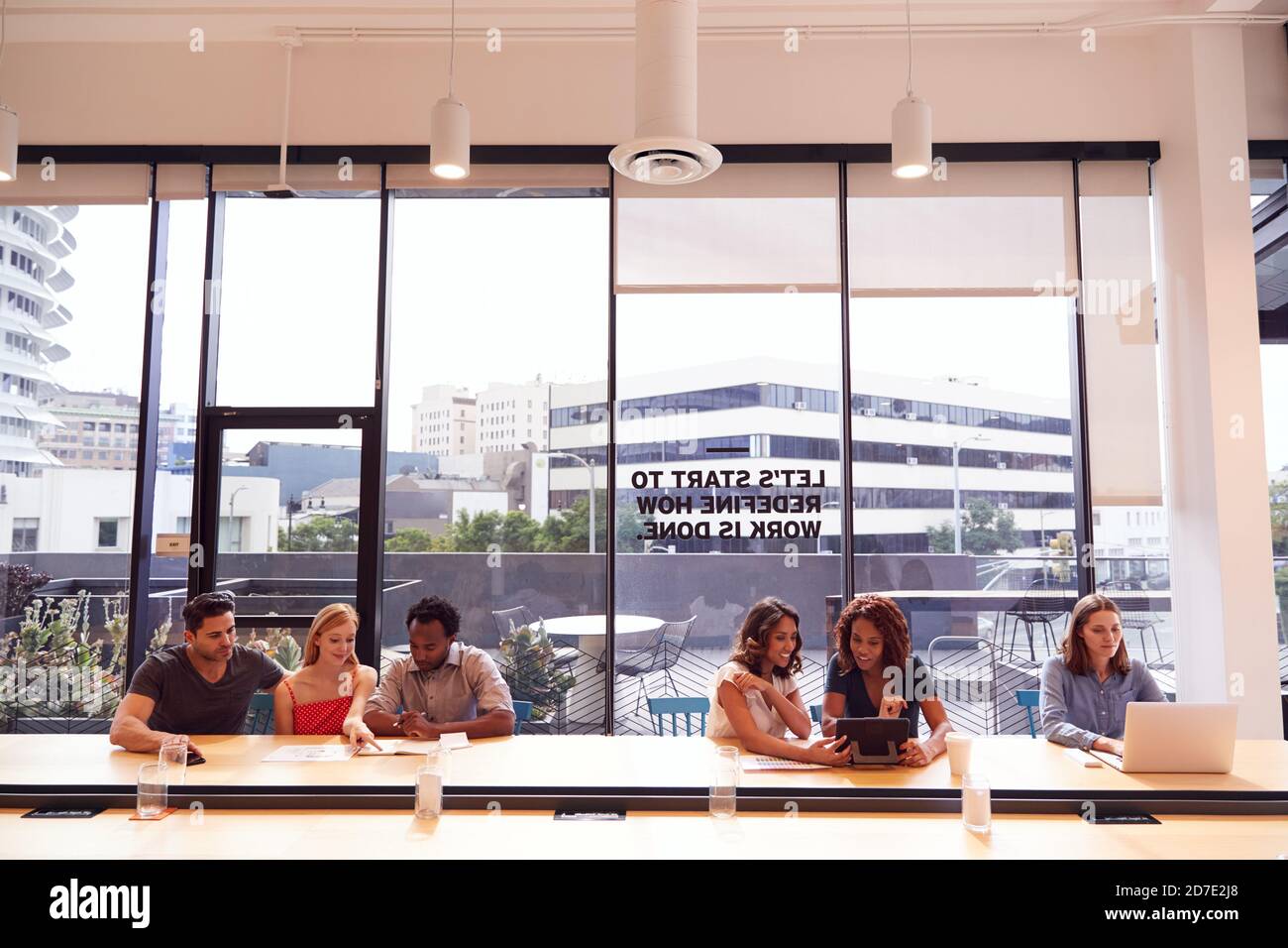 Modern open plan shared space work hi-res stock photography and images ...