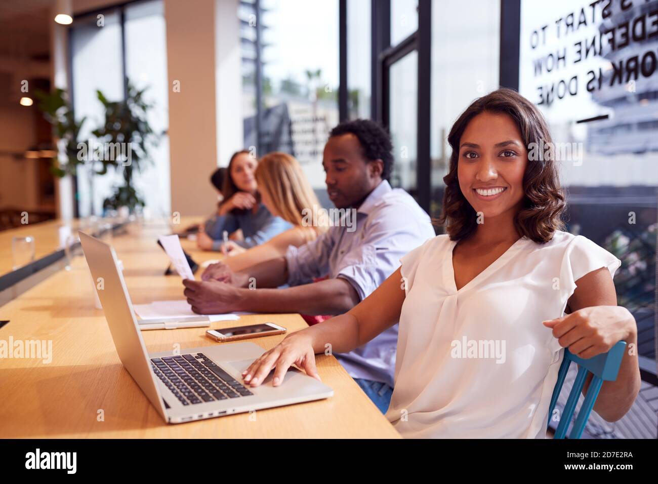 Modern open plan shared space work hi-res stock photography and images ...