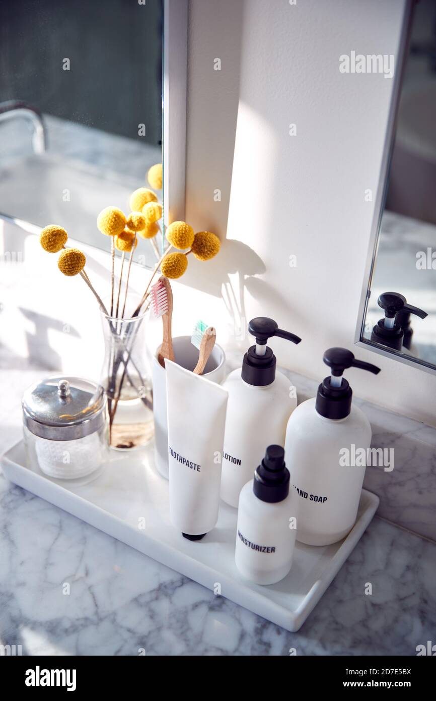 Luxury toiletries hi-res stock photography and images - Alamy