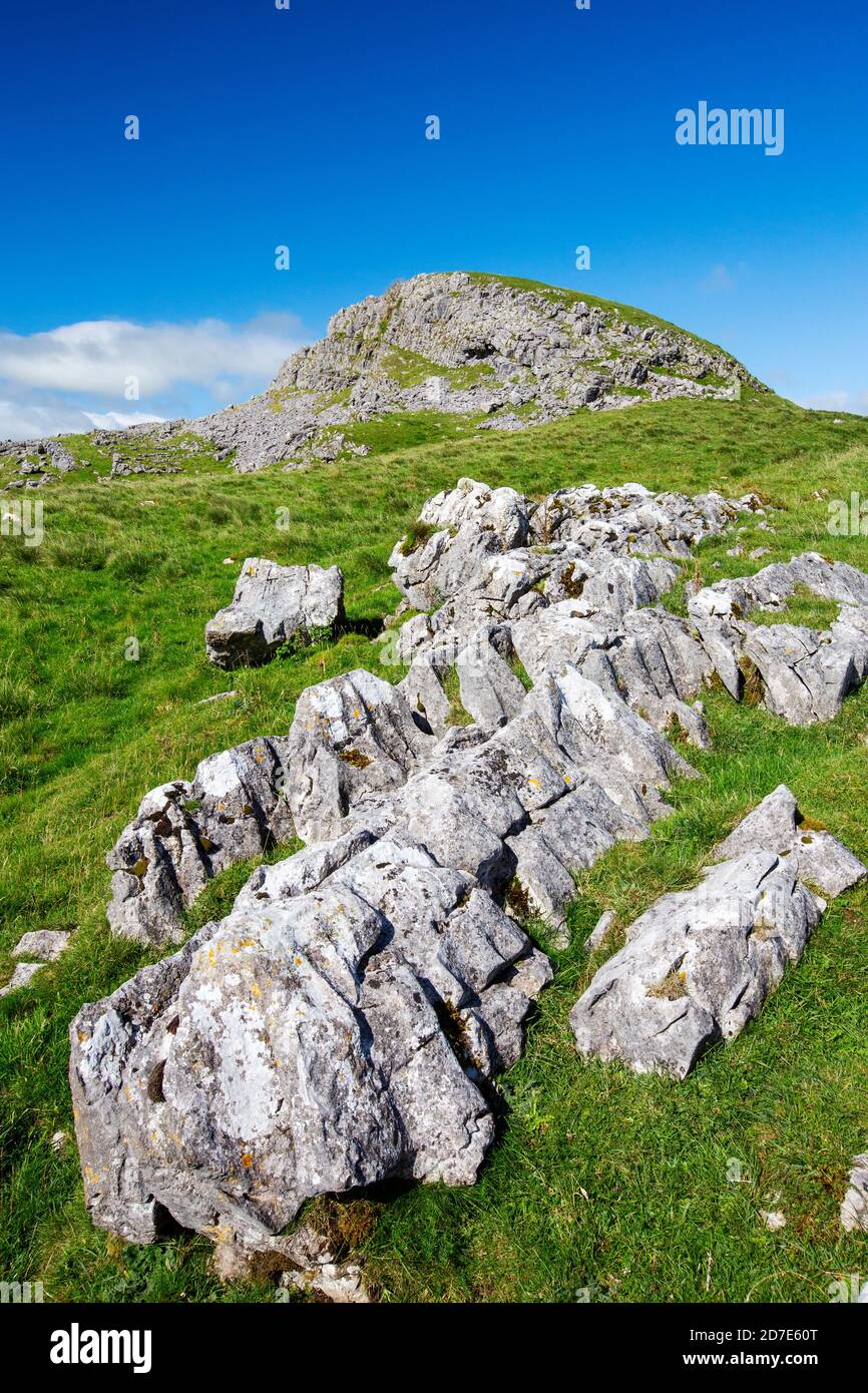 Limestone outcrops hi-res stock photography and images - Alamy