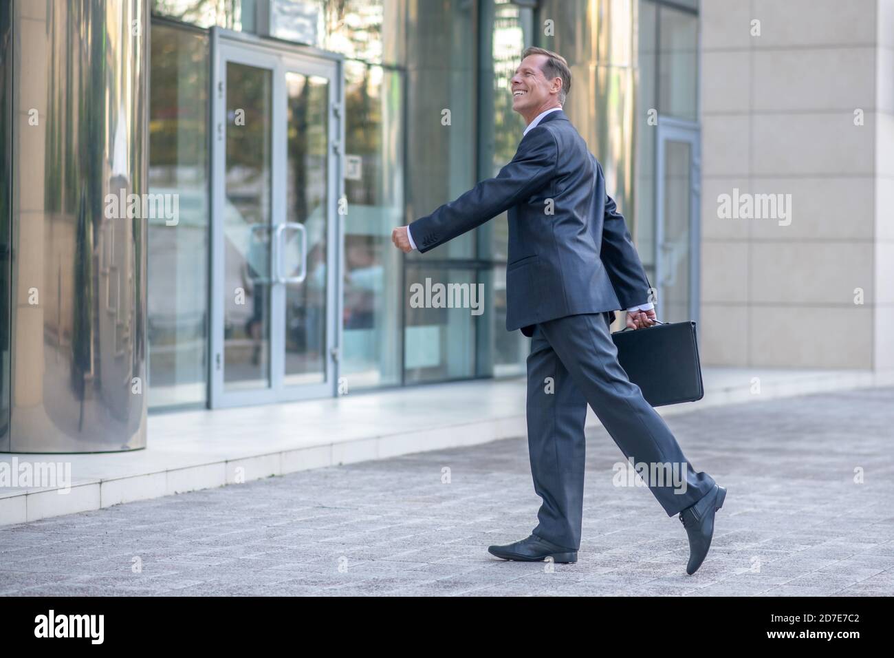 Man going inside office hi-res stock photography and images - Alamy