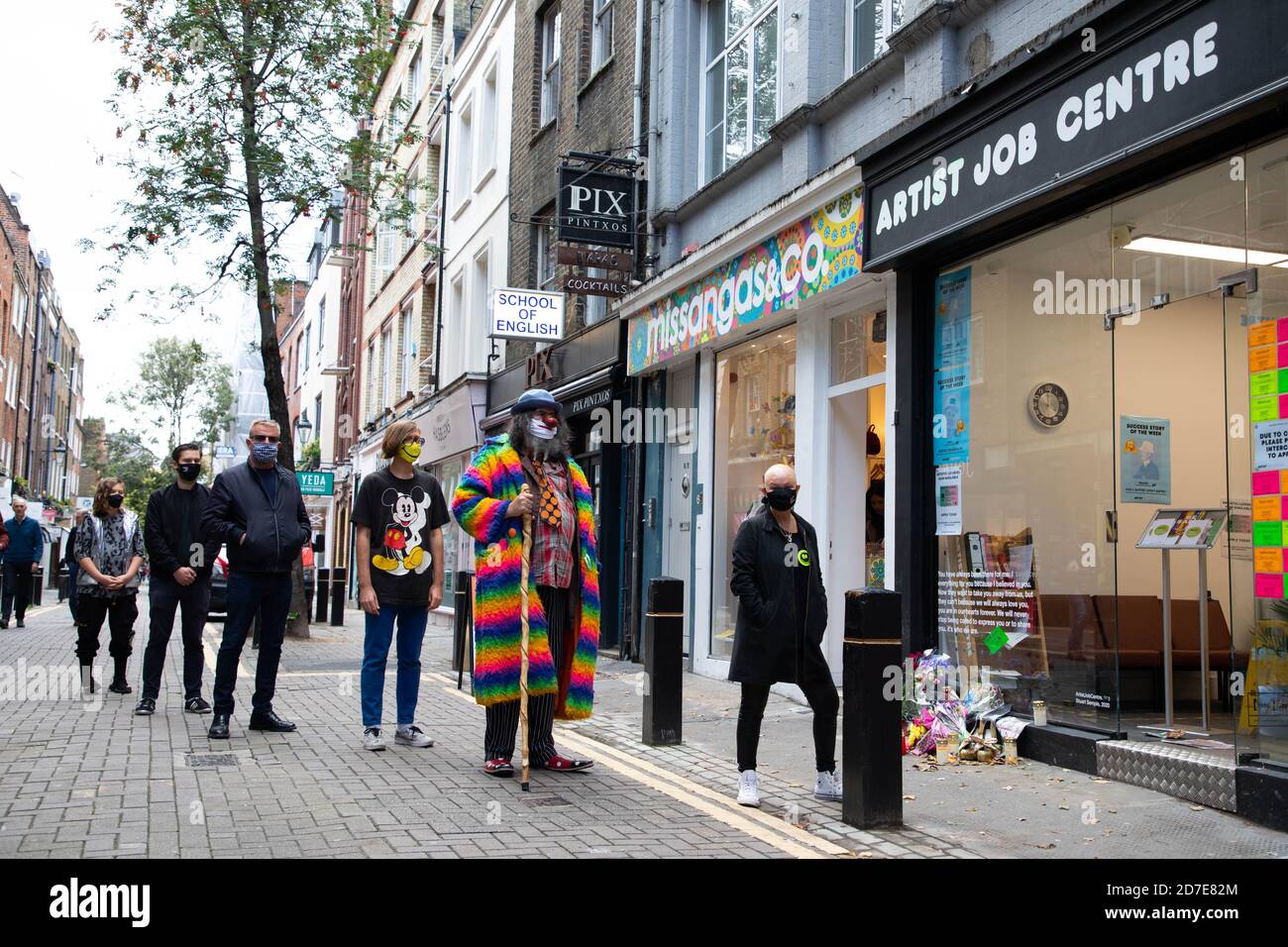 EDITORIAL USE ONLY (Left to right) Mike Spearman, Suggs, Stuart Semple ...