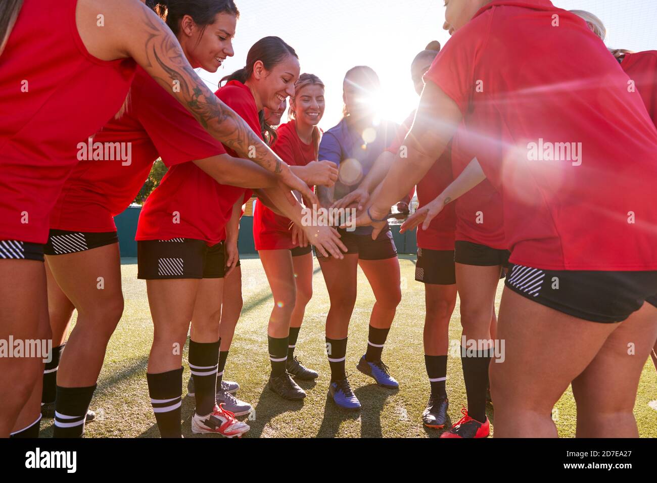 Football female team talk coach hi-res stock photography and images - Alamy