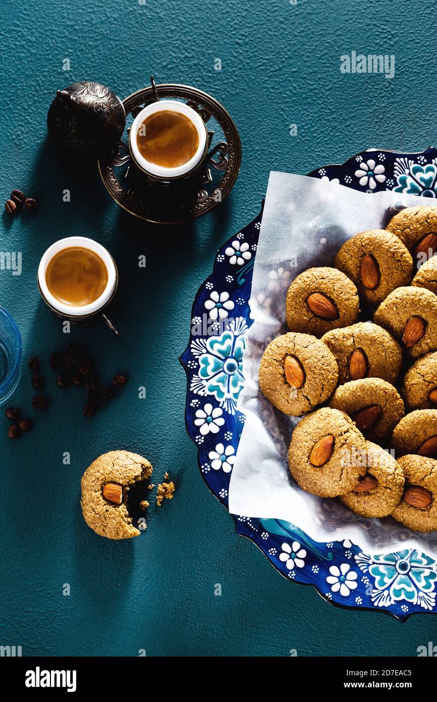 Traditional persian cookies hi-res stock photography and images - Alamy