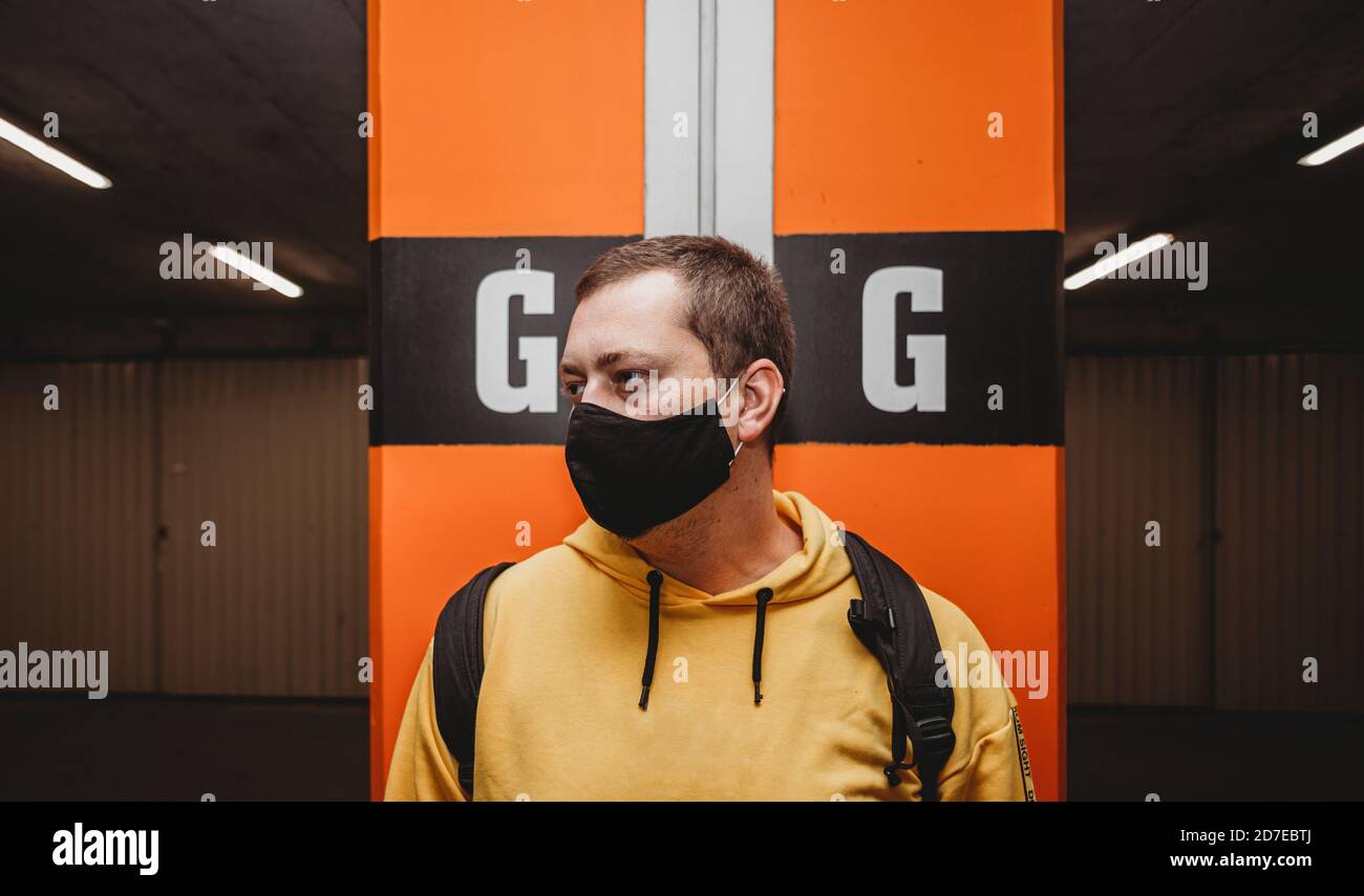 2020 2021 mask hi-res stock photography and images - Alamy