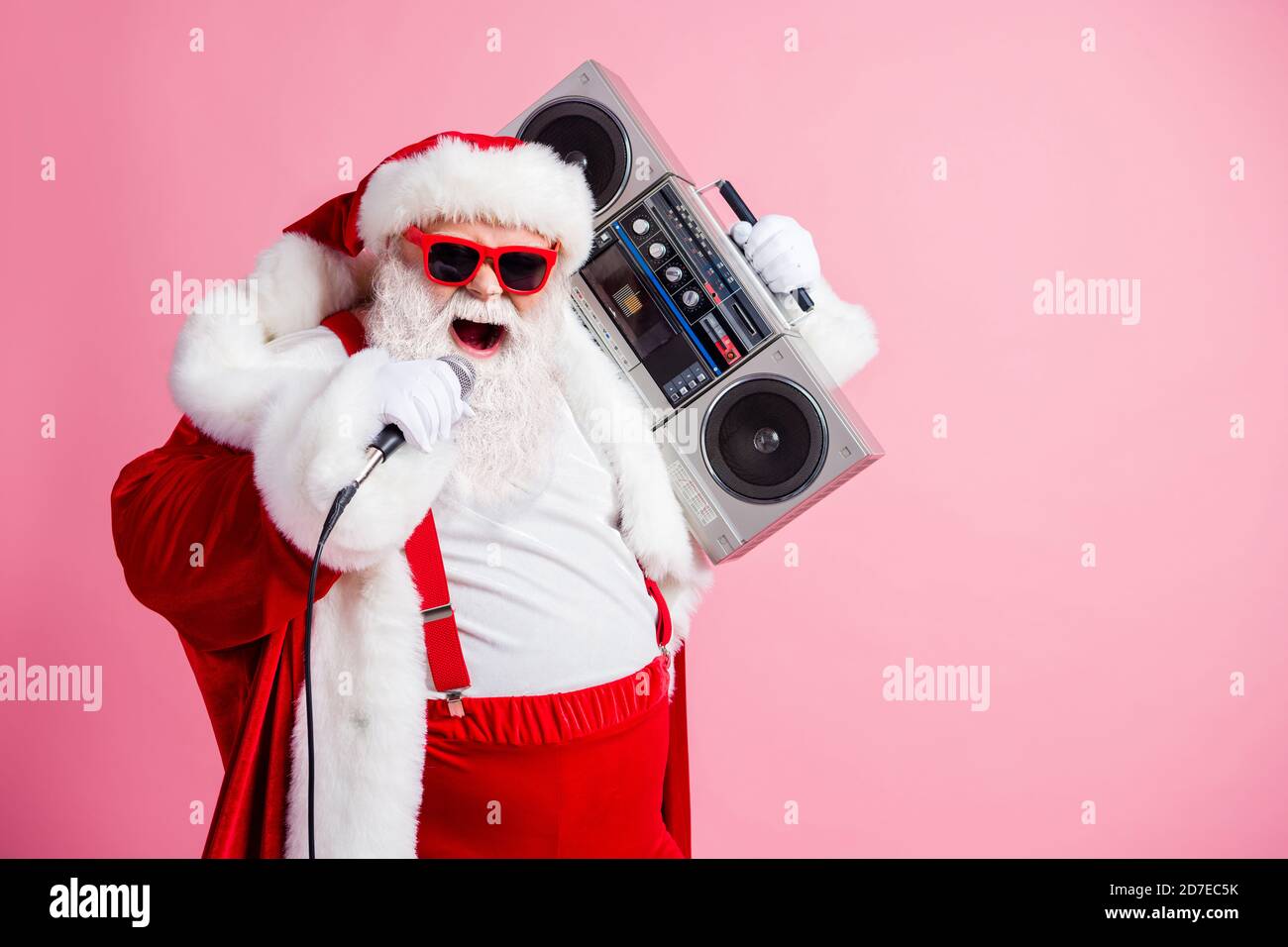 Old retro microphone christmas hi-res stock photography and images - Alamy