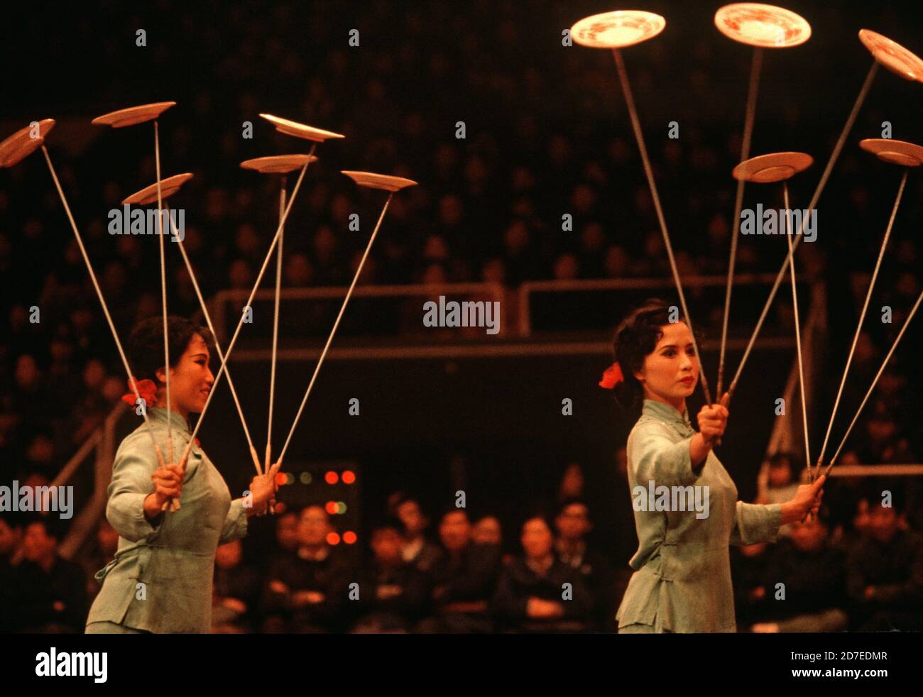 China acrobatic circus hi-res stock photography and images - Alamy