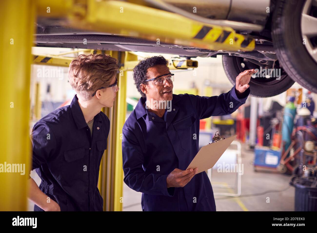 Hydraulic ramp hi-res stock photography and images - Alamy