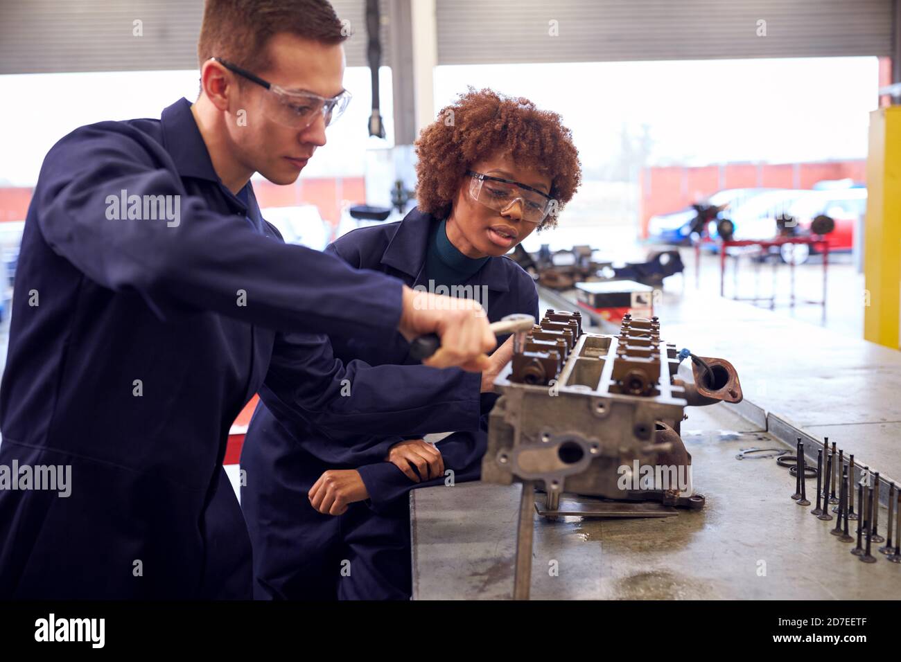 Student work apprenticeship hi-res stock photography and images - Alamy
