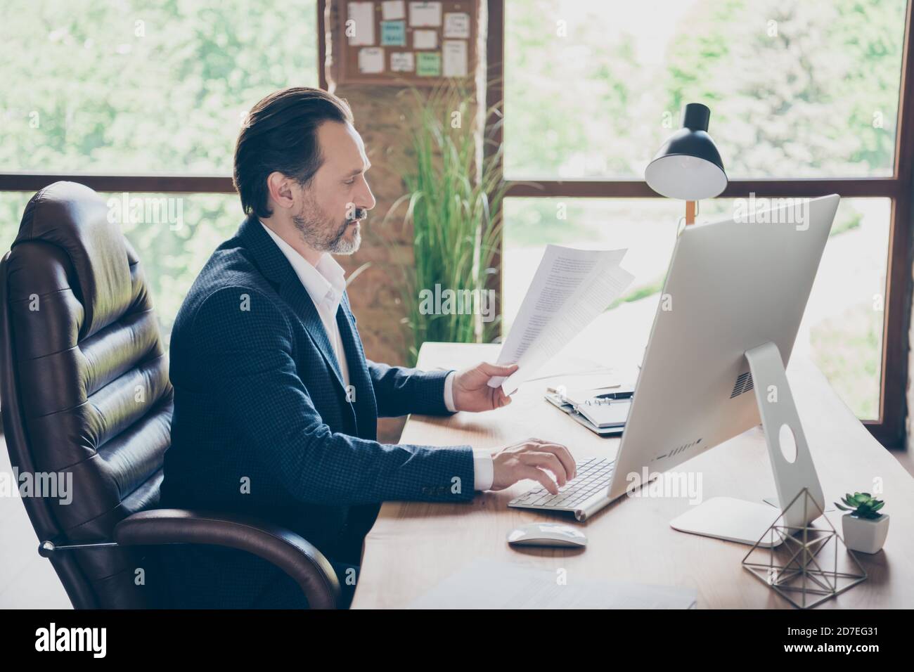 Real estate shark hi-res stock photography and images - Alamy