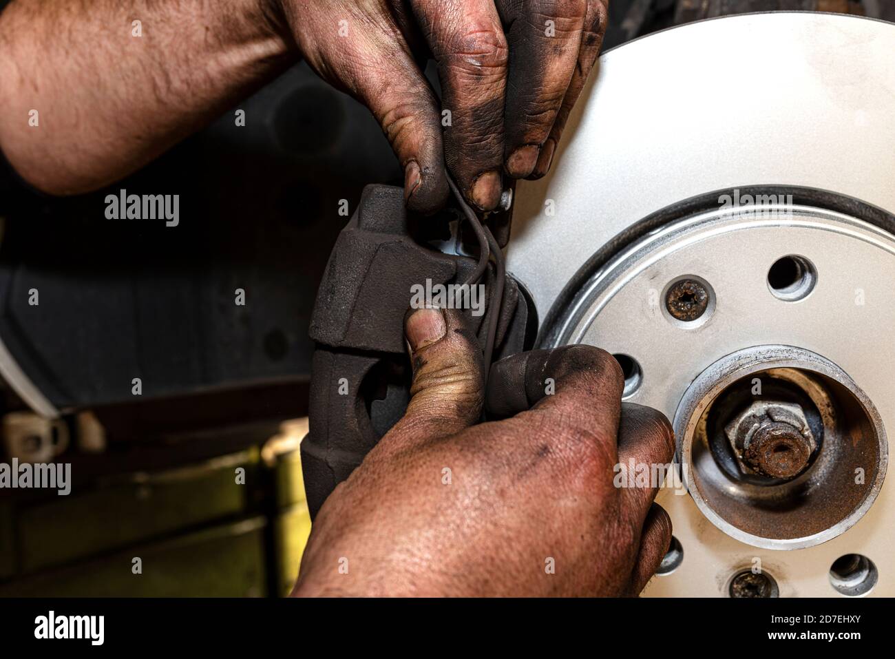 New brake disc with an anti-corrosion layer, mounted on the front hub ...