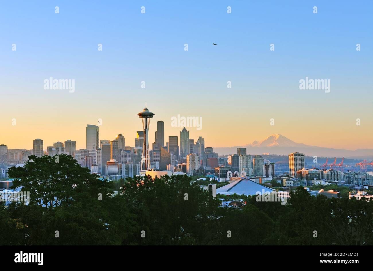 Seattle Skyline at Sunrise Stock Photo - Alamy